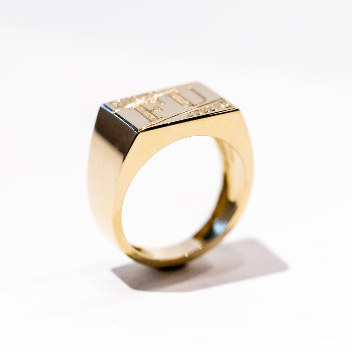 Ariel Gordon | Noble Signet Ring – LAPIS